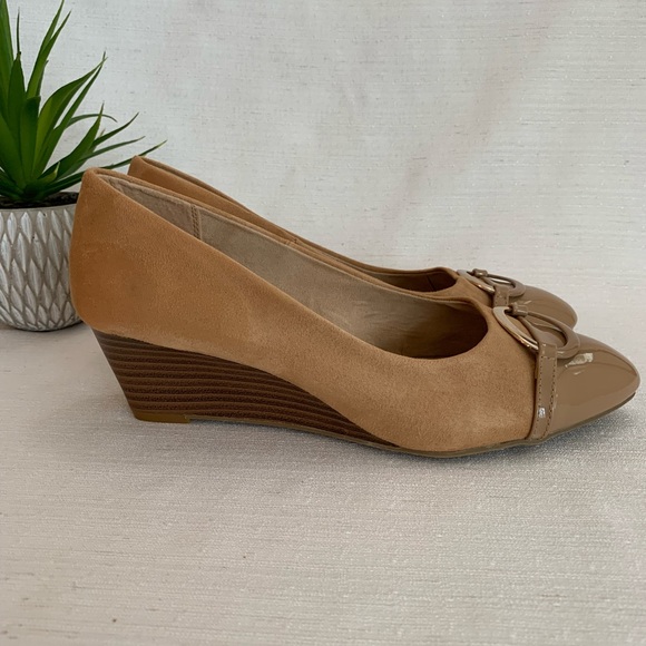 dexflex comfort | Shoes | Nwot Dexflex Comfort Klara Tan Microsuede ...